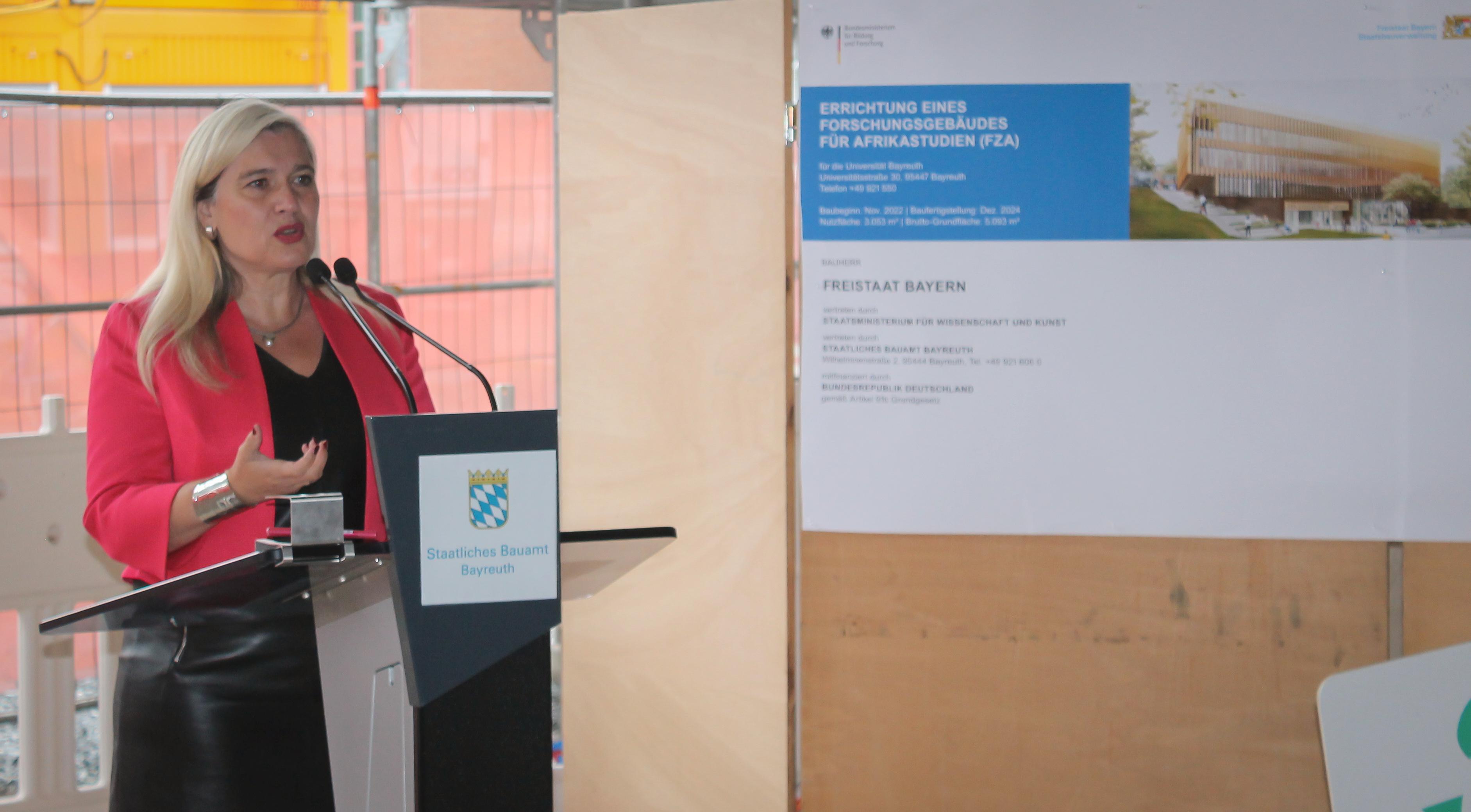 Topping-out ceremony on the campus